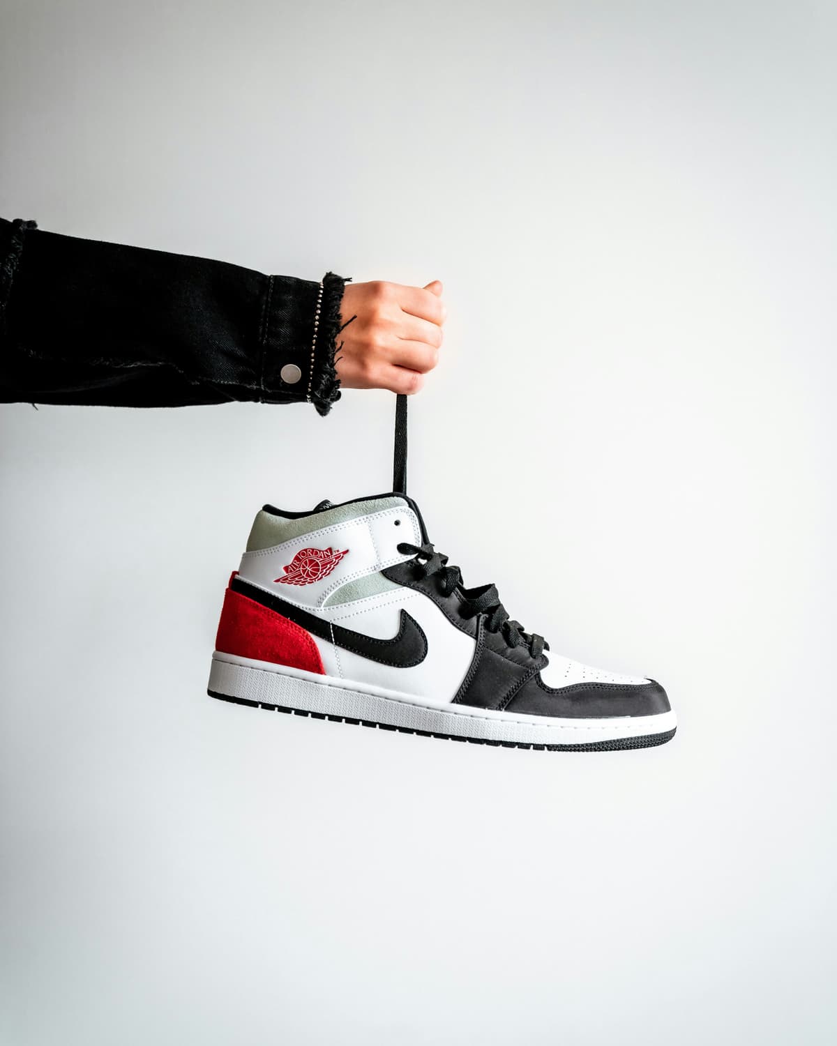 How to Tell If Your Shoes Are Too Loose: Signs, Solutions, and ...